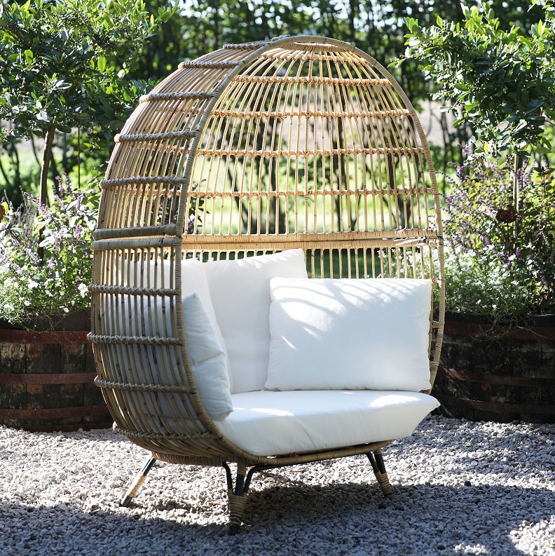 Igloo lounge sofa i rattan + Pletfjerner til møbler - 6495 DKK ...